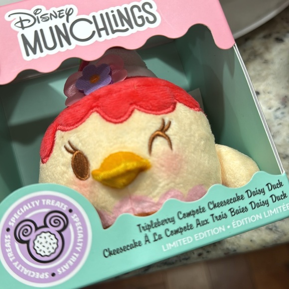 Disney | Accessories | New Disney Triple Berry Compote Cheescake Daisy ...
